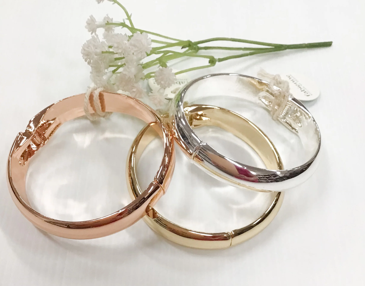 Fabienne - Round Plain Hinged Bangle – Gioco Giro