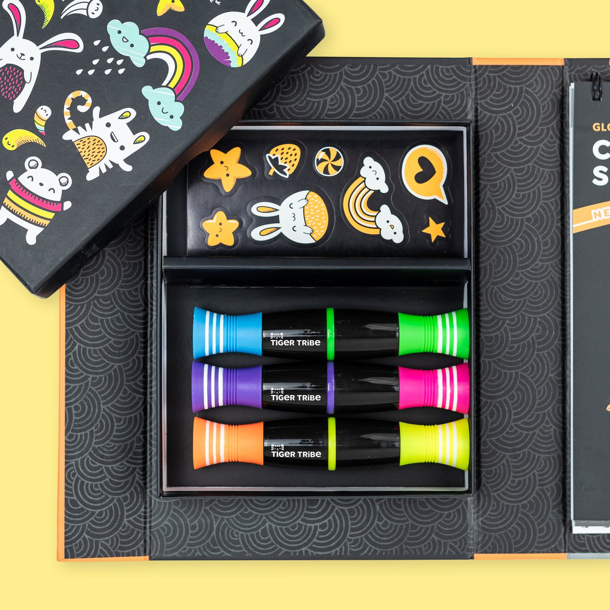 Neon Colouring Set - Glow Friends – Gioco Giro